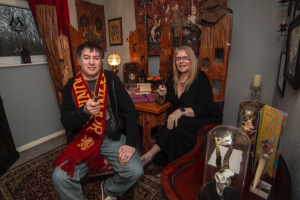 DIY Gryffindor Common Room: Creating a 'Harry Potter' Themed Room in ...