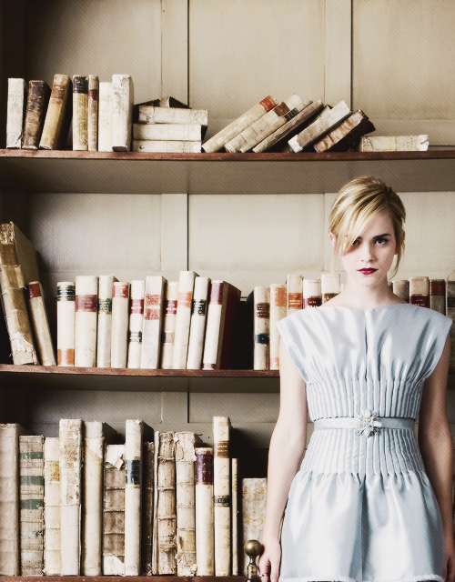 What Emma Watson Reads - The-Leaky-Cauldron.org « The-Leaky-Cauldron.org